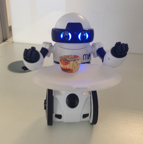 צפו: Mip הרובוט הרוקד