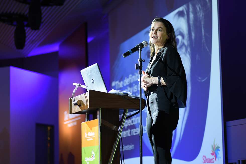 עפרה שטראוס: "חברות כבר לא נענשות על ביצועים"