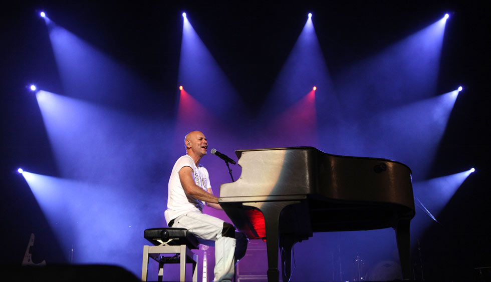 ארצנו הקטנטונת, באמריקה