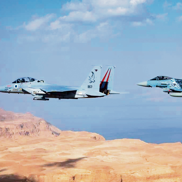 עושים היסטוריה בשמיים